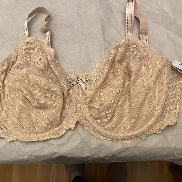Chantelle | Intimates & Sleepwear | Chantelle Underwired Lacy Bra Very ...